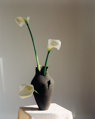 BREAK THROUGH VASE – LESS